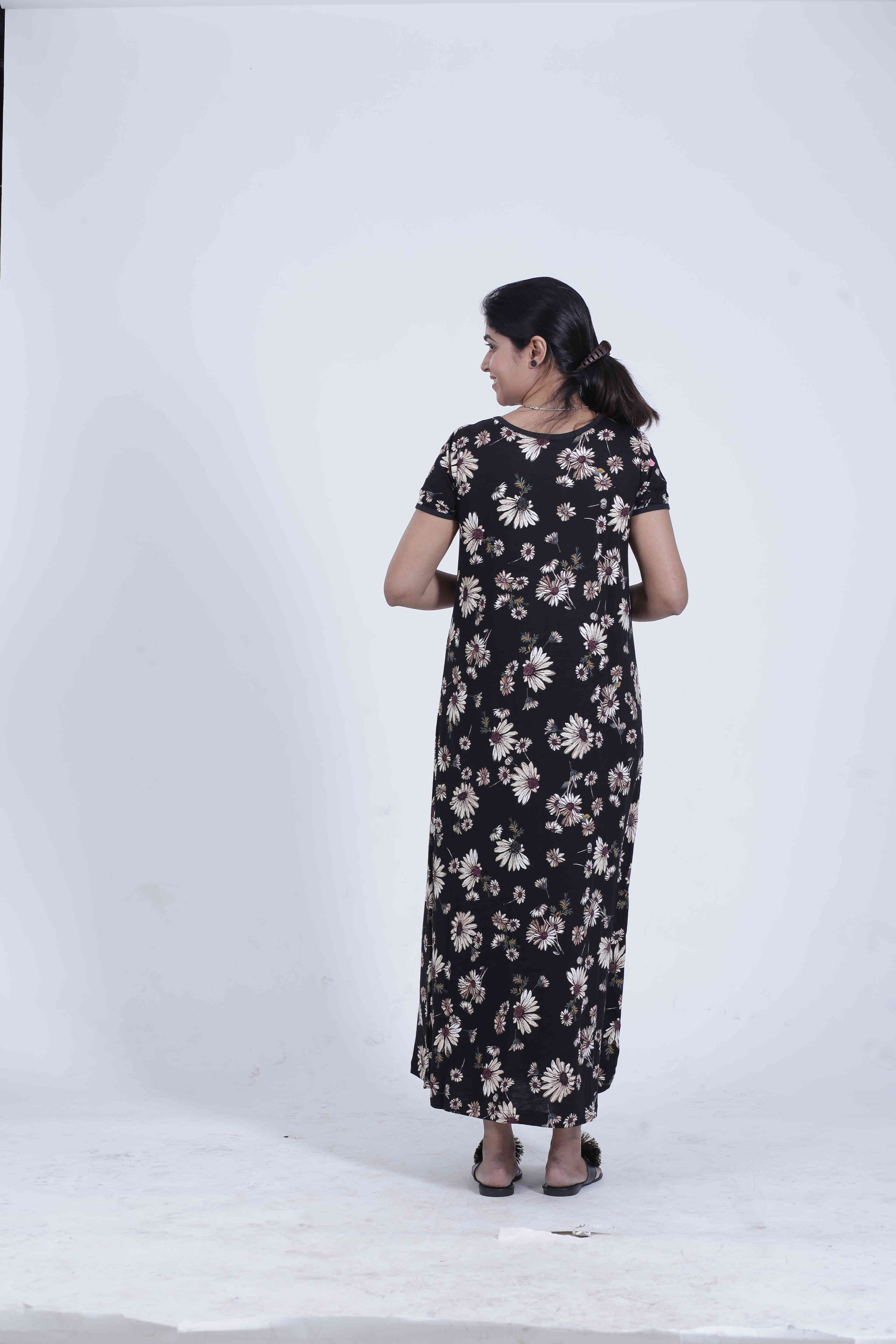 Black floral stretchable feeding nighty